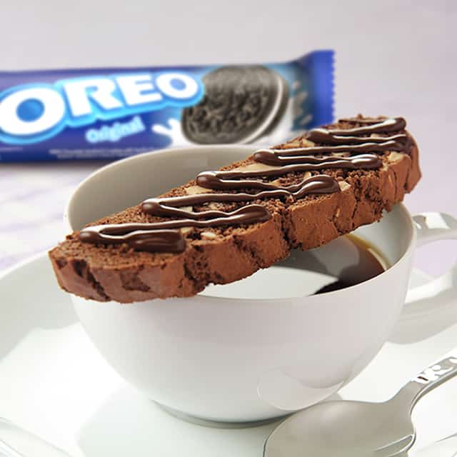 Easy & Crispy Oreo Biscotti | Twist and Make