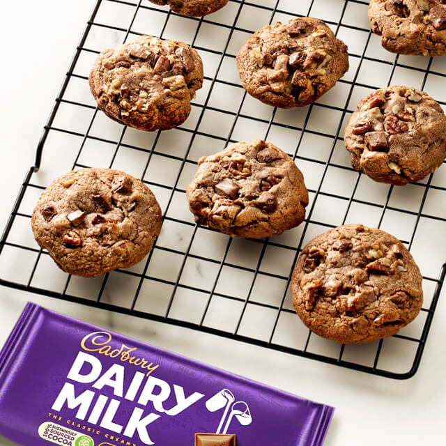 Chewy Chocolate Chunk Cookies | Twist and Make